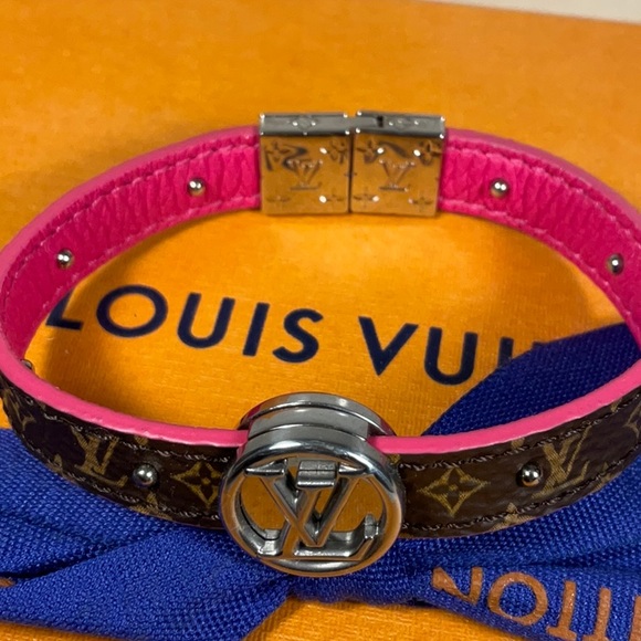 Louis Vuitton | Jewelry | Louis Vuitton Circle Reversible Bracelet Htf ...